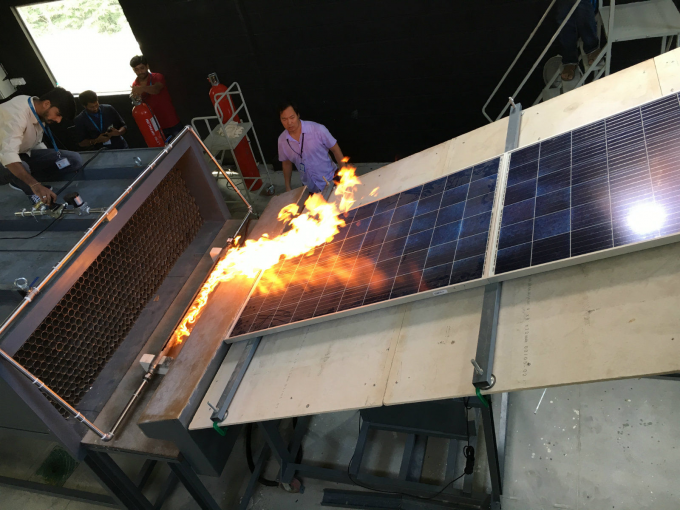 UL 790 Flame & Burning Material Test Equipment For Solar Cell Spread